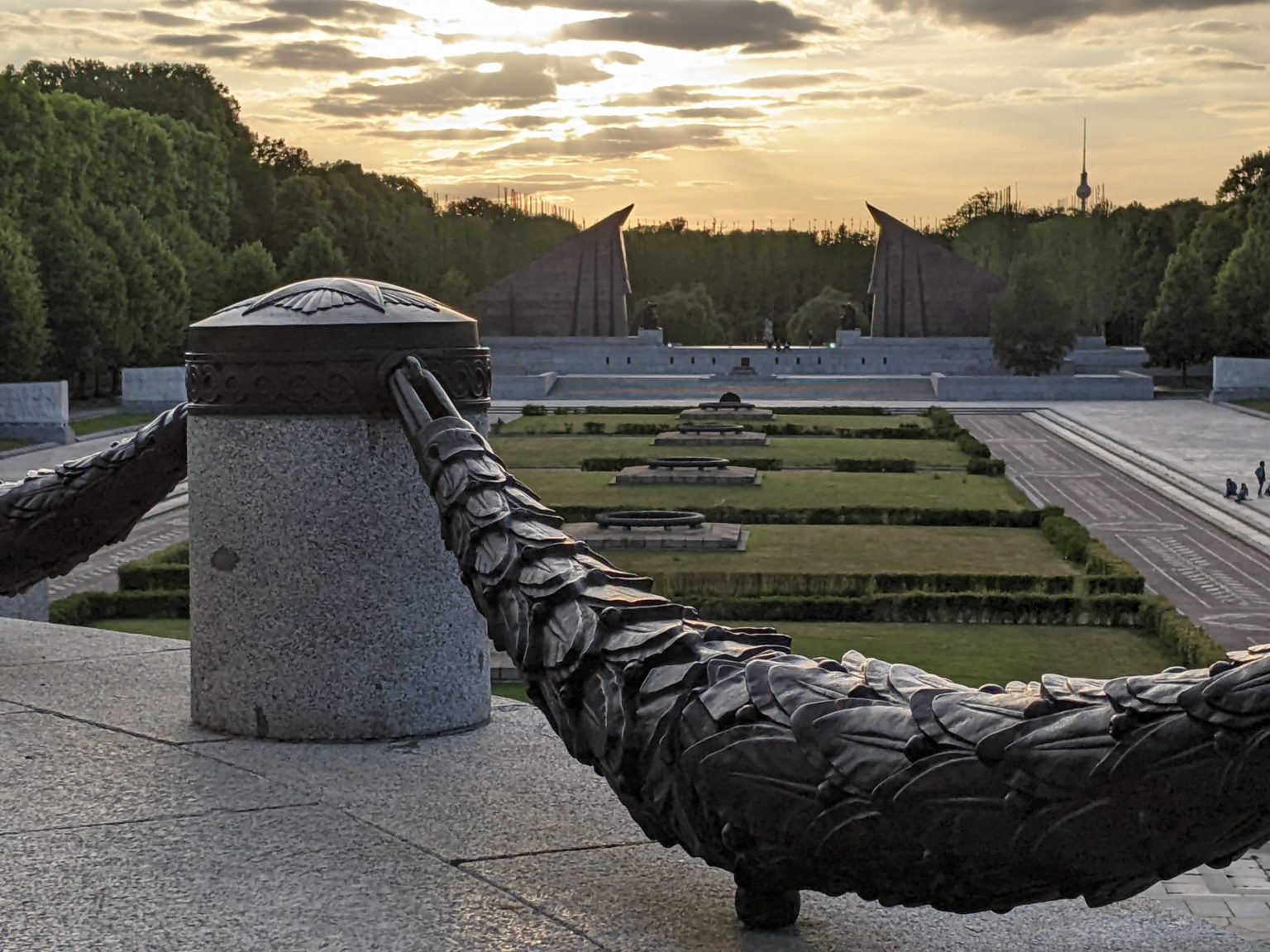 Treptower Park: Ehrenmal und Karpfenteich