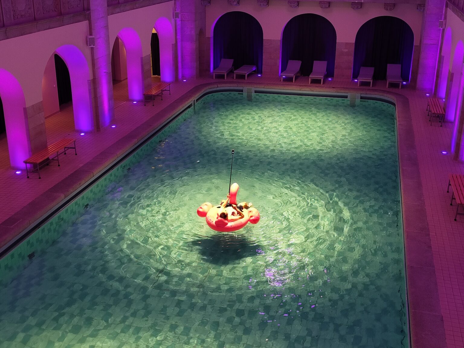 Für die Berlin Buckelist: Midnight Swim im Stadtbad Oderberger
